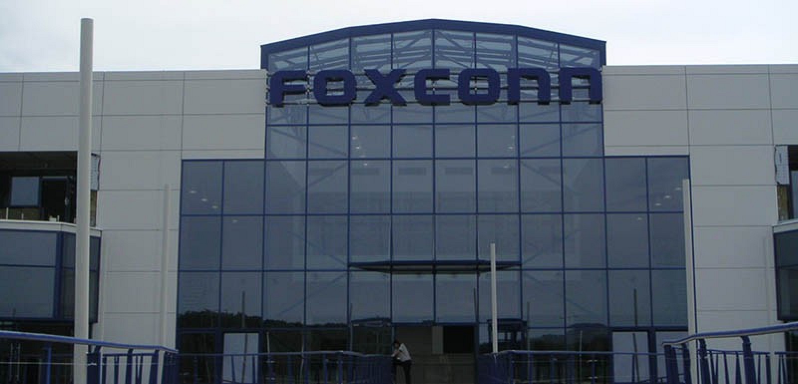 Foxconn drags its feet on 10.5th Gen LCD facility construction