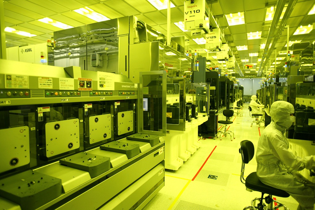 SK Hynix toiled to get fire-stricken Wuxi wafer fabrication line to ...